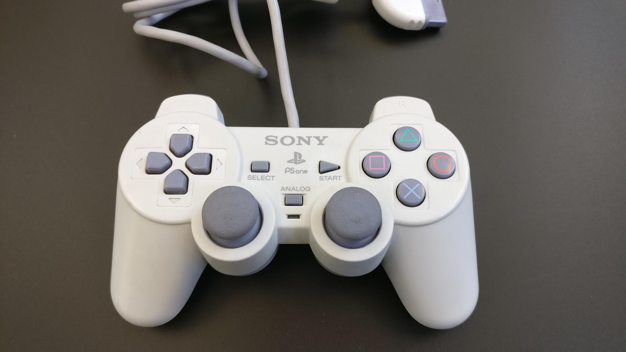 Playstation One Controller | PSone Playstation 1 Hardware | PS1 / PSone | Sony | Classicgamestore.ch